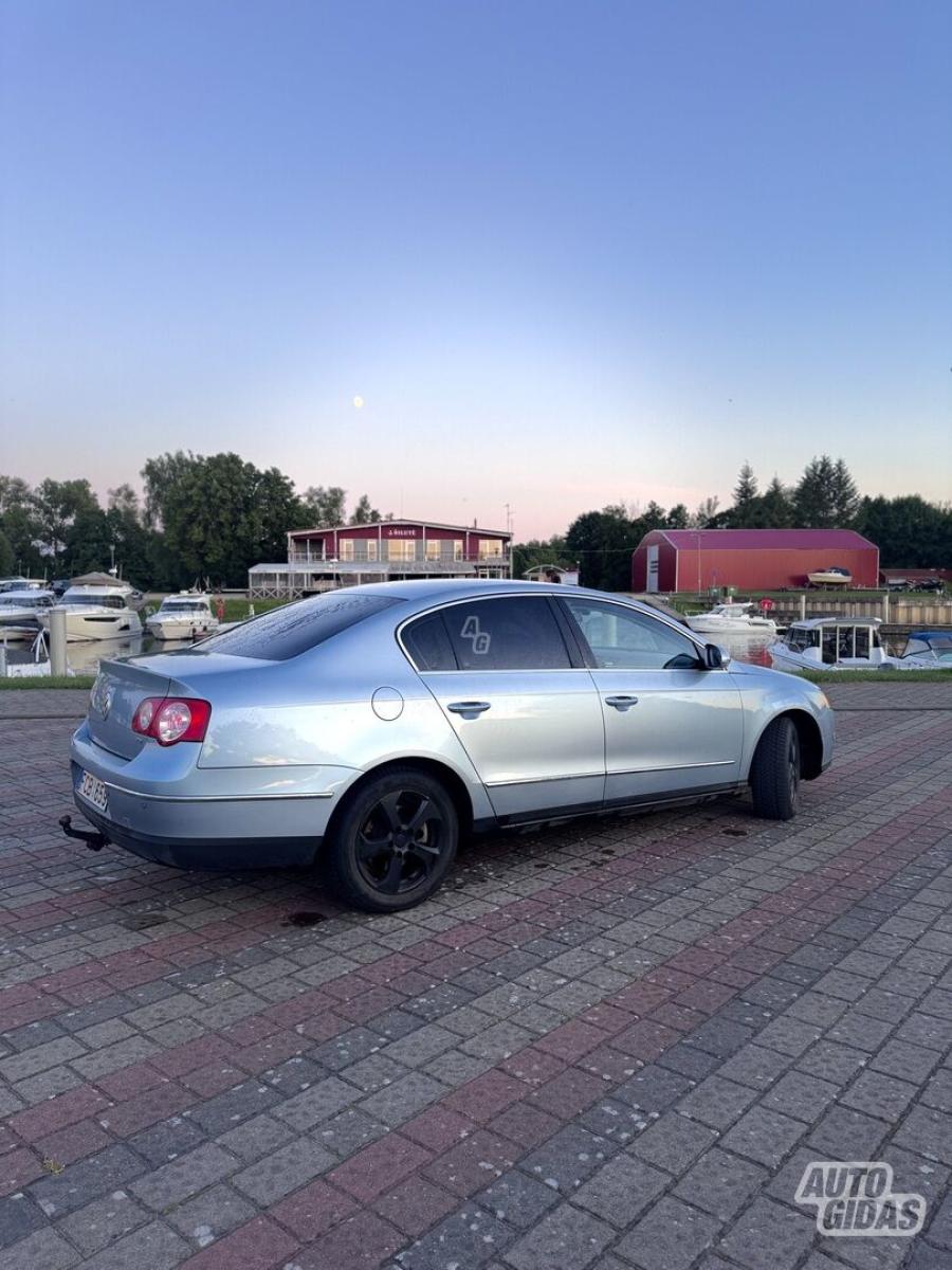 Blue Volkswagen Passat 2005 in Silute, with an engine capacity of 1.90 L and mileage of 252 thousand km for 2200 €, photo 6 on AUTOMOTO.COM.LV