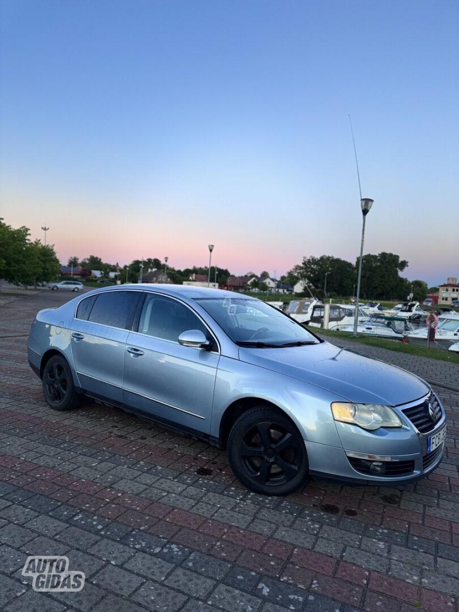 Blue Volkswagen Passat 2005 in Silute, with an engine capacity of 1.90 L and mileage of 252 thousand km for 2200 €, photo 7 on AUTOMOTO.COM.LV