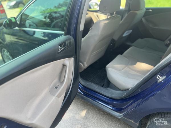 Zils Volkswagen Passat 2005 Viļņa, ar dzinēja tilpumu 2.00 L un nobraukumu 344 tūkst. km par 850 €, foto 10 vietnē AUTOMOTO.COM.LV