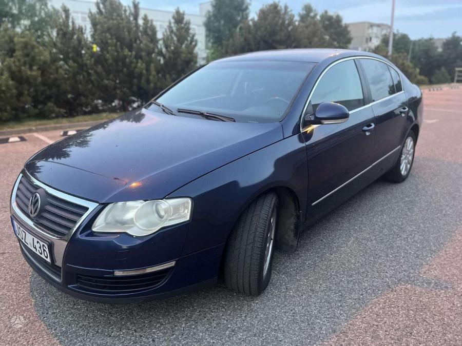 Blue Volkswagen Passat 2005 in Vilnius, with an engine capacity of 1.98 L and mileage of 344 thousand km for 800 €, photo 4 on AUTOMOTO.COM.LV