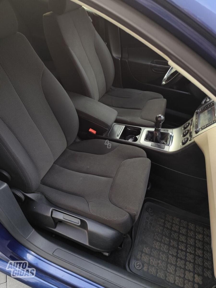 Blue Volkswagen Passat 2005 in Telschi, with an engine capacity of 2.00 L and mileage of 153 thousand km for 1750 €, photo 12 on AUTOMOTO.COM.LV