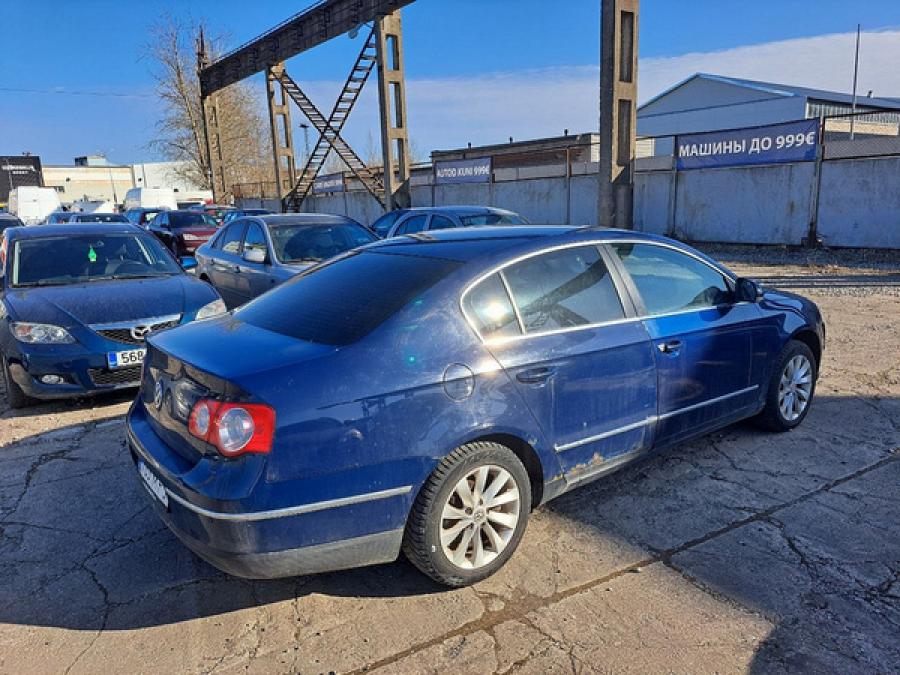 Blue Volkswagen Passat 2005 in Tallinn, with an engine capacity of 1.60 L and mileage of 321 thousand km for 499 €, photo 4 on AUTOMOTO.COM.LV