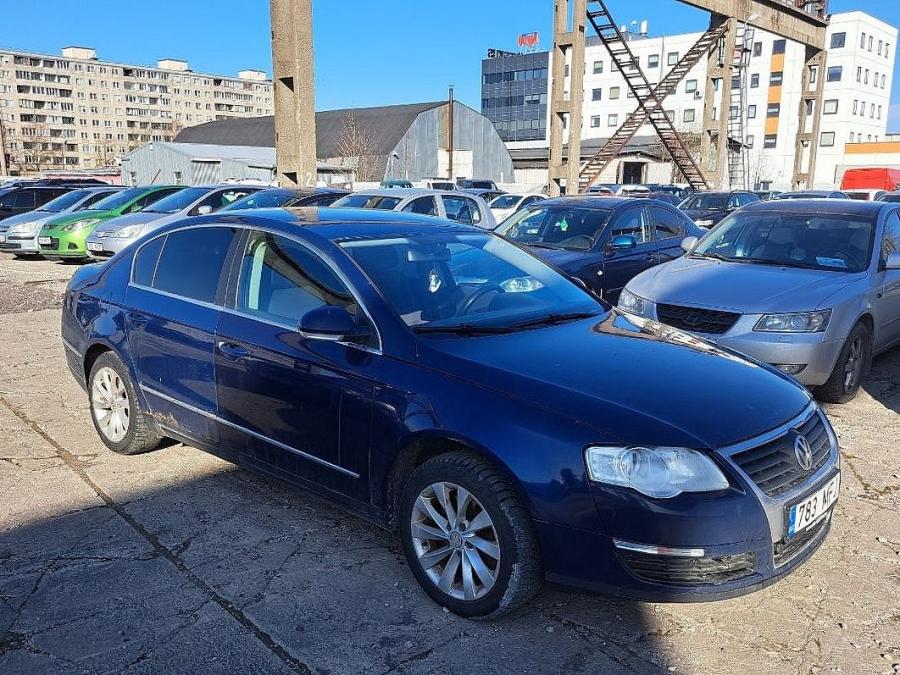 Blue Volkswagen Passat 2005 in Tallinn, with an engine capacity of 1.60 L and mileage of 321 thousand km for 499 €, photo 9 on AUTOMOTO.COM.LV