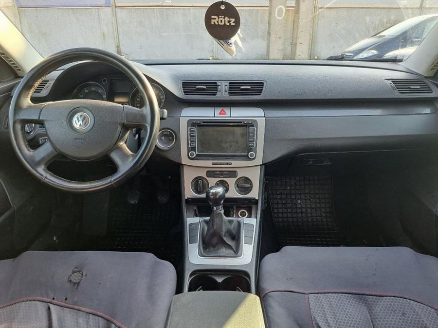 Blue Volkswagen Passat 2005 in Tallinn, with an engine capacity of 1.60 L and mileage of 321 thousand km for 499 €, photo 13 on AUTOMOTO.COM.LV