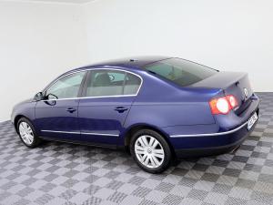 Zils Volkswagen Passat 2005 Tallina, ar dzinēja tilpumu 2.00 L un nobraukumu 266 tūkst. km par 999 €, foto 12 vietnē AUTOMOTO.COM.LV