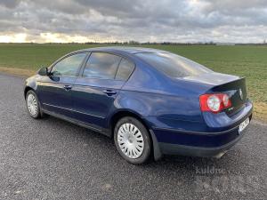 Blue Volkswagen Passat 2006 in Rakvere, with an engine capacity of 0.00 L and mileage of 178 thousand km for 700 €, photo 4 on AUTOMOTO.COM.LV