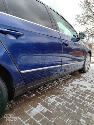 Zils Volkswagen Passat 2006 Kauņa, ar dzinēja tilpumu 2.00 L un nobraukumu 308 tūkst. km par 1200 €, foto 4 vietnē AUTOMOTO.COM.LV