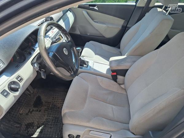 Zils Volkswagen Passat 2006 Vilkaviškis, ar dzinēja tilpumu 1.90 L un nobraukumu 420 tūkst. km par 550 €, foto 6 vietnē AUTOMOTO.COM.LV