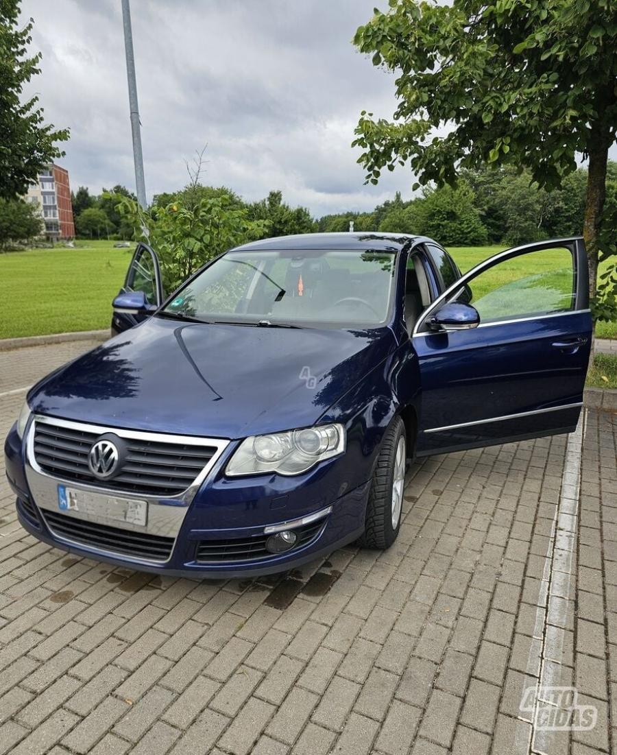 Zils Volkswagen Passat 2006 Viļņa, ar dzinēja tilpumu 2.00 L un nobraukumu 237 tūkst. km par 2000 €, foto 4 vietnē AUTOMOTO.COM.LV