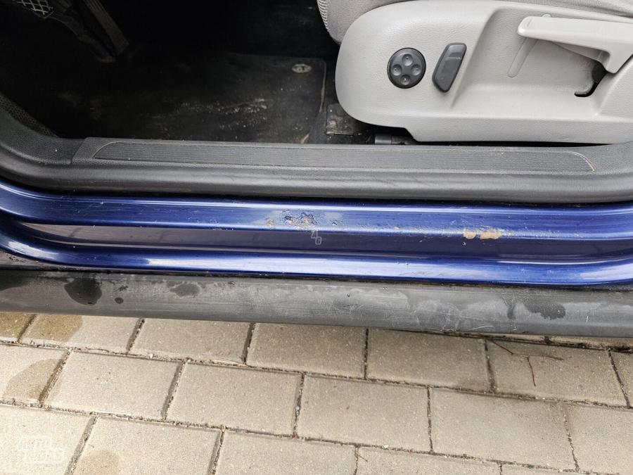 Zils Volkswagen Passat 2006 Viļņa, ar dzinēja tilpumu 2.00 L un nobraukumu 237 tūkst. km par 2000 €, foto 13 vietnē AUTOMOTO.COM.LV