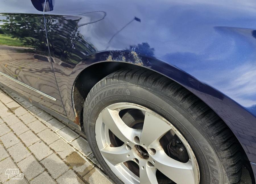 Zils Volkswagen Passat 2006 Viļņa, ar dzinēja tilpumu 2.00 L un nobraukumu 237 tūkst. km par 2000 €, foto 14 vietnē AUTOMOTO.COM.LV
