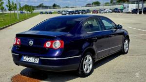 Blue Volkswagen Passat 2006 in Siauliai, with an engine capacity of 1.90 L and mileage of 257 thousand km for 1900 €, photo 6 on AUTOMOTO.COM.LV