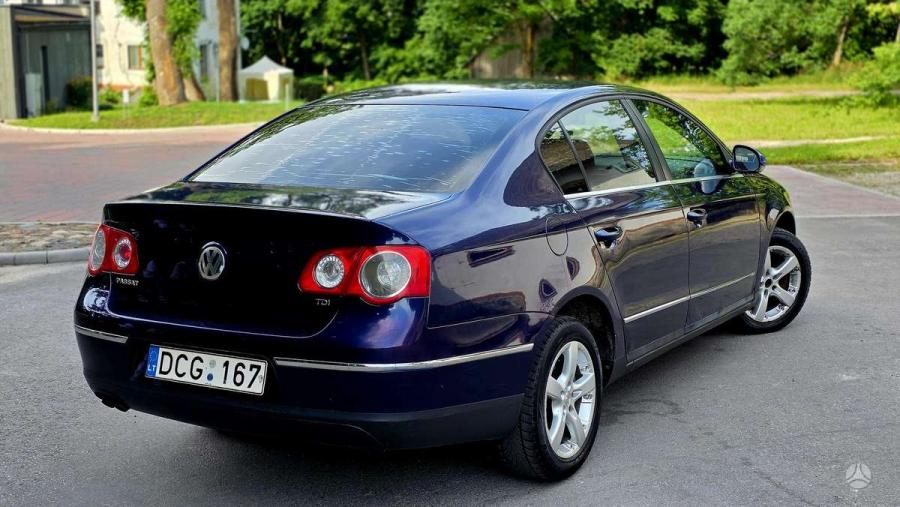 Blue Volkswagen Passat 2006 in Siauliai, with an engine capacity of 1.90 L and mileage of 257 thousand km for 1900 €, photo 14 on AUTOMOTO.COM.LV