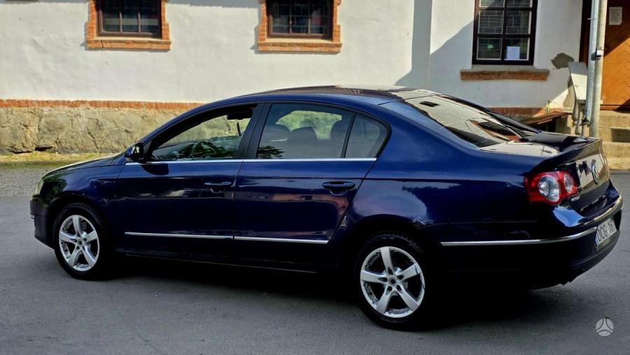 Blue Volkswagen Passat 2006 in Siauliai, with an engine capacity of 1.90 L and mileage of 257 thousand km for 1900 €, photo 19 on AUTOMOTO.COM.LV