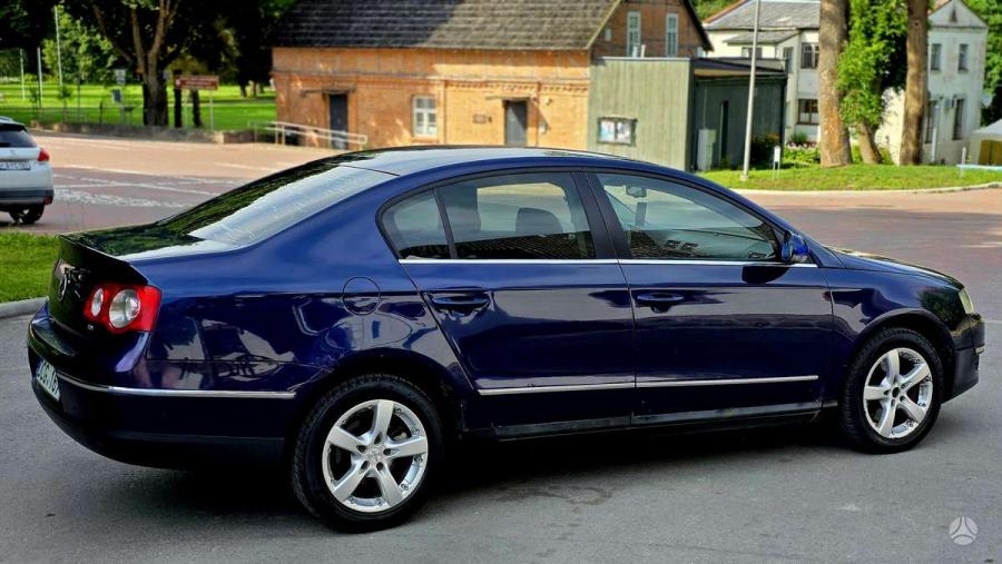 Blue Volkswagen Passat 2006 in Siauliai, with an engine capacity of 1.90 L and mileage of 257 thousand km for 1900 €, photo 23 on AUTOMOTO.COM.LV
