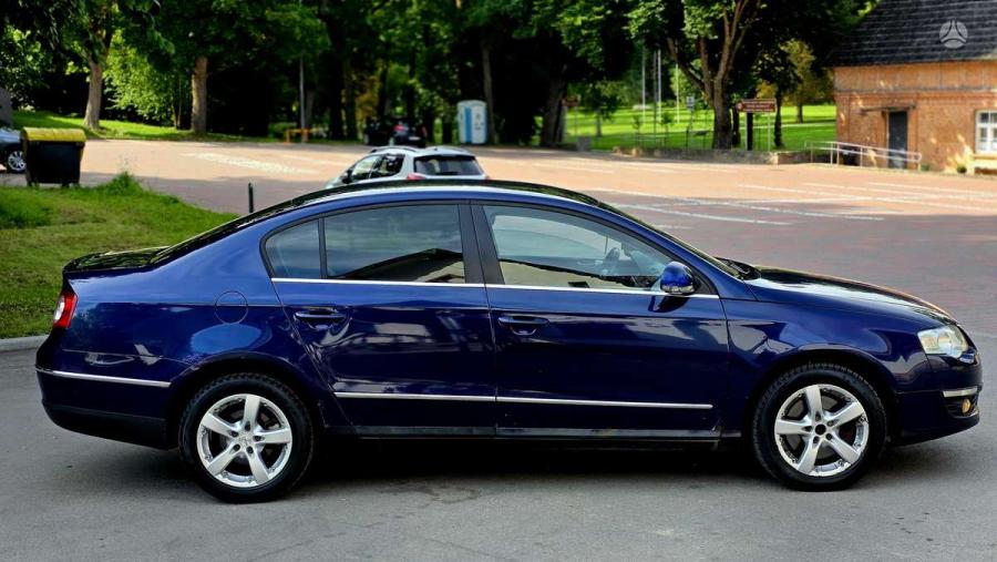 Blue Volkswagen Passat 2006 in Siauliai, with an engine capacity of 1.90 L and mileage of 257 thousand km for 1900 €, photo 24 on AUTOMOTO.COM.LV