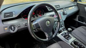 Blue Volkswagen Passat 2006 in Siauliai, with an engine capacity of 1.90 L and mileage of 257 thousand km for 1900 €, photo 32 on AUTOMOTO.COM.LV