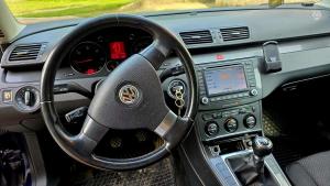Blue Volkswagen Passat 2006 in Siauliai, with an engine capacity of 1.90 L and mileage of 257 thousand km for 1900 €, photo 37 on AUTOMOTO.COM.LV