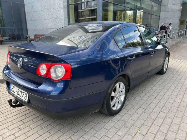 Фольксваген Пассат 2006 в Вильнюс на AUTOMOTO.COM.LV Синий Фольксваген Пассат 2006 в Вильнюс, объемом двигателя 1.60 л и пробегом 271 тыс. км за 1250 €, фото 6 на AUTOMOTO.COM.LV