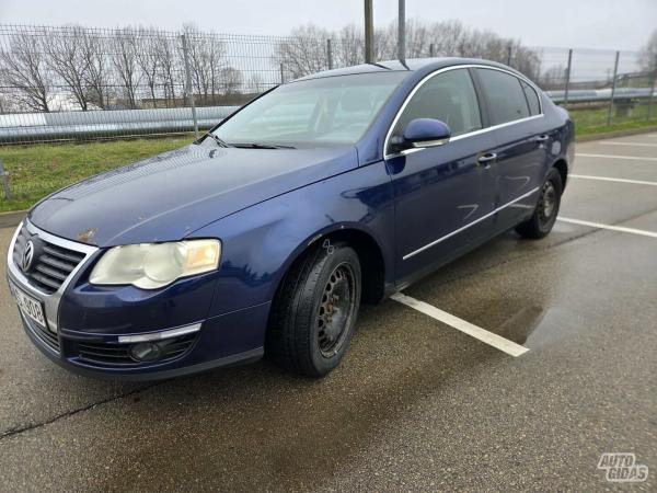 Blue Volkswagen Passat 2007 in Silale, with an engine capacity of 2.00 L and mileage of 402 thousand km for 990 €, photo 1 on AUTOMOTO.COM.LV