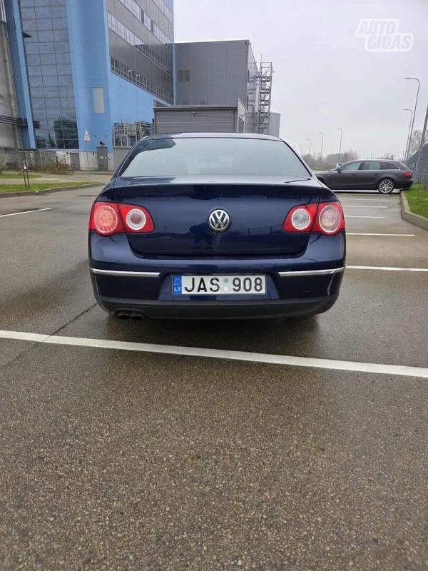 Blue Volkswagen Passat 2007 in Silale, with an engine capacity of 2.00 L and mileage of 402 thousand km for 990 €, photo 3 on AUTOMOTO.COM.LV