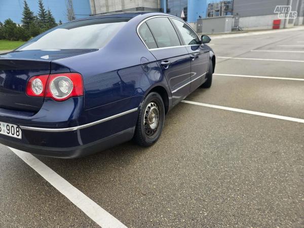 Blue Volkswagen Passat 2007 in Silale, with an engine capacity of 2.00 L and mileage of 402 thousand km for 990 €, photo 4 on AUTOMOTO.COM.LV