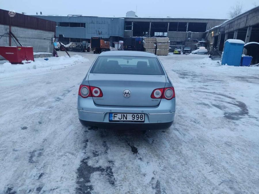 Blue Volkswagen Passat 2007 in Klaipeda, with an engine capacity of 1.97 L and mileage of 200 thousand km for 2000 €, photo 4 on AUTOMOTO.COM.LV