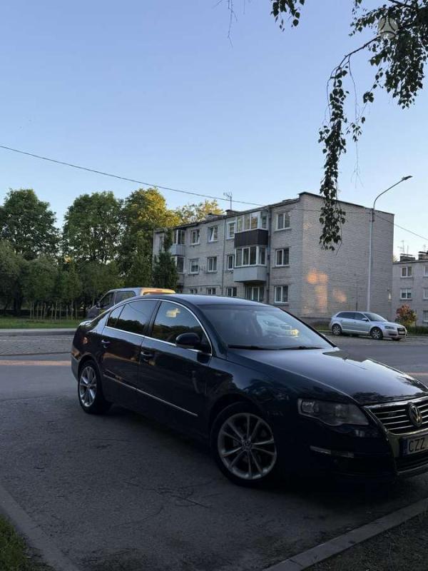Blue Volkswagen Passat 2007 in Vilnius, with an engine capacity of 1.97 L and mileage of 286 thousand km for 2550 €, photo 2 on AUTOMOTO.COM.LV