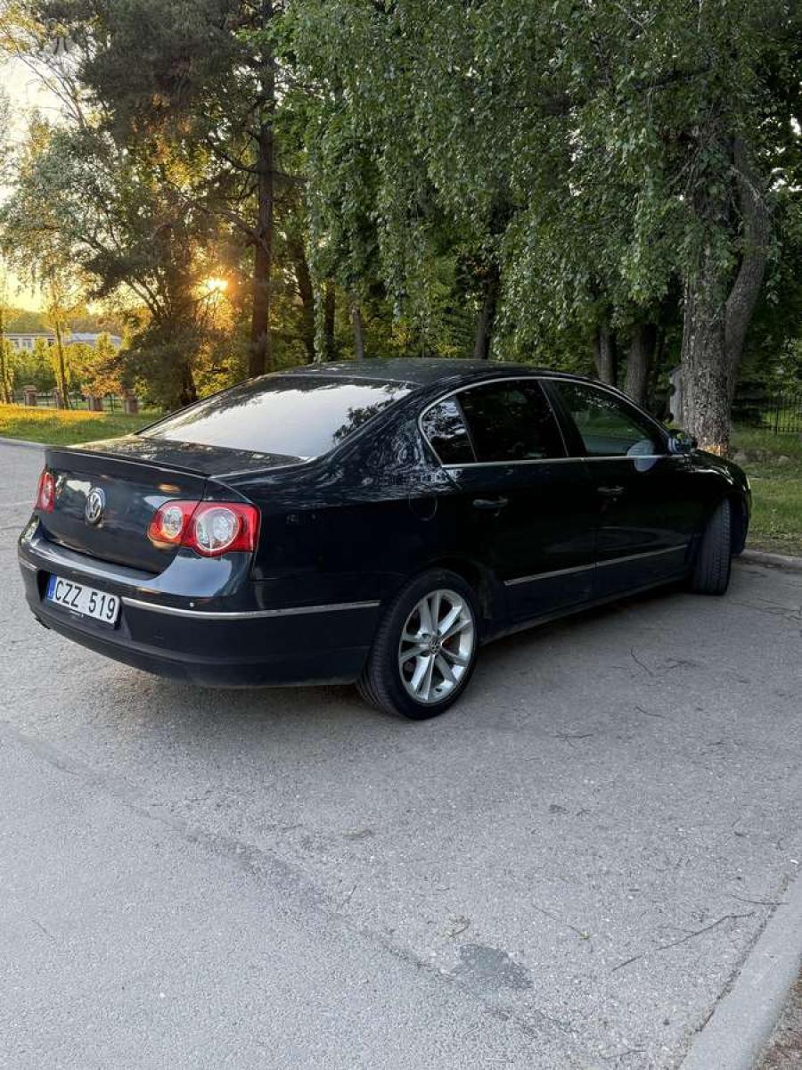 Blue Volkswagen Passat 2007 in Vilnius, with an engine capacity of 1.97 L and mileage of 286 thousand km for 2550 €, photo 5 on AUTOMOTO.COM.LV