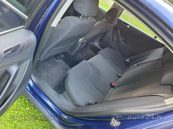Blue Volkswagen Passat 2007 in Viljandi, with an engine capacity of 2.00 L and mileage of 349 thousand km for 2900 €, photo 6 on AUTOMOTO.COM.LV