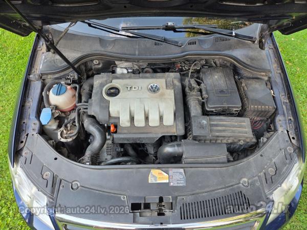 Blue Volkswagen Passat 2007 in Viljandi, with an engine capacity of 2.00 L and mileage of 349 thousand km for 2900 €, photo 8 on AUTOMOTO.COM.LV