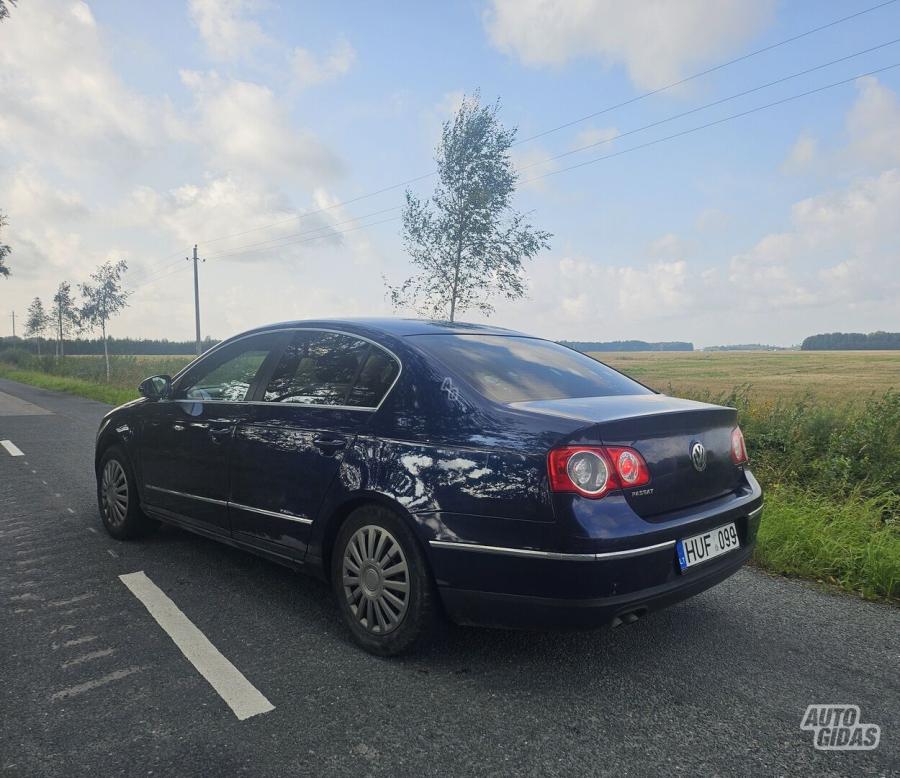 Blue Volkswagen Passat 2007 in Klaipeda, with an engine capacity of 1.90 L and mileage of 439 thousand km for 1399 €, photo 10 on AUTOMOTO.COM.LV
