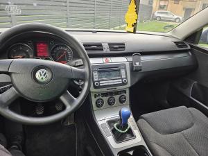 Blue Volkswagen Passat 2007 in Klaipeda, with an engine capacity of 1.90 L and mileage of 439 thousand km for 1399 €, photo 12 on AUTOMOTO.COM.LV