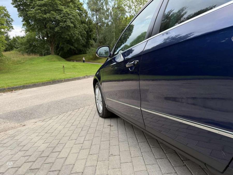 Blue Volkswagen Passat 2009 in Vilnius, with an engine capacity of 2.00 L and mileage of 249 thousand km for 2500 €, photo 15 on AUTOMOTO.COM.LV