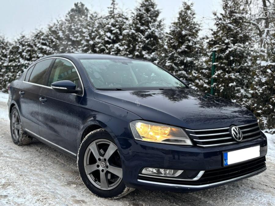 Blue Volkswagen Passat 2010 in Kaunas, with an engine capacity of 1.80 L and mileage of 190 thousand km for 2950 €, photo 1 on AUTOMOTO.COM.LV