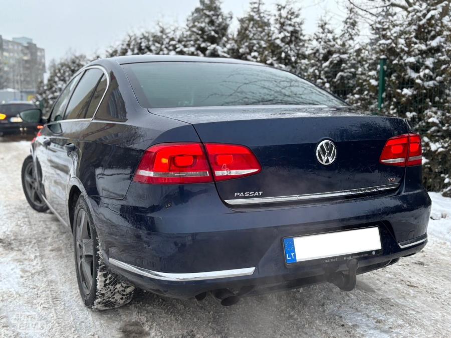 Blue Volkswagen Passat 2010 in Kaunas, with an engine capacity of 1.80 L and mileage of 190 thousand km for 2950 €, photo 7 on AUTOMOTO.COM.LV
