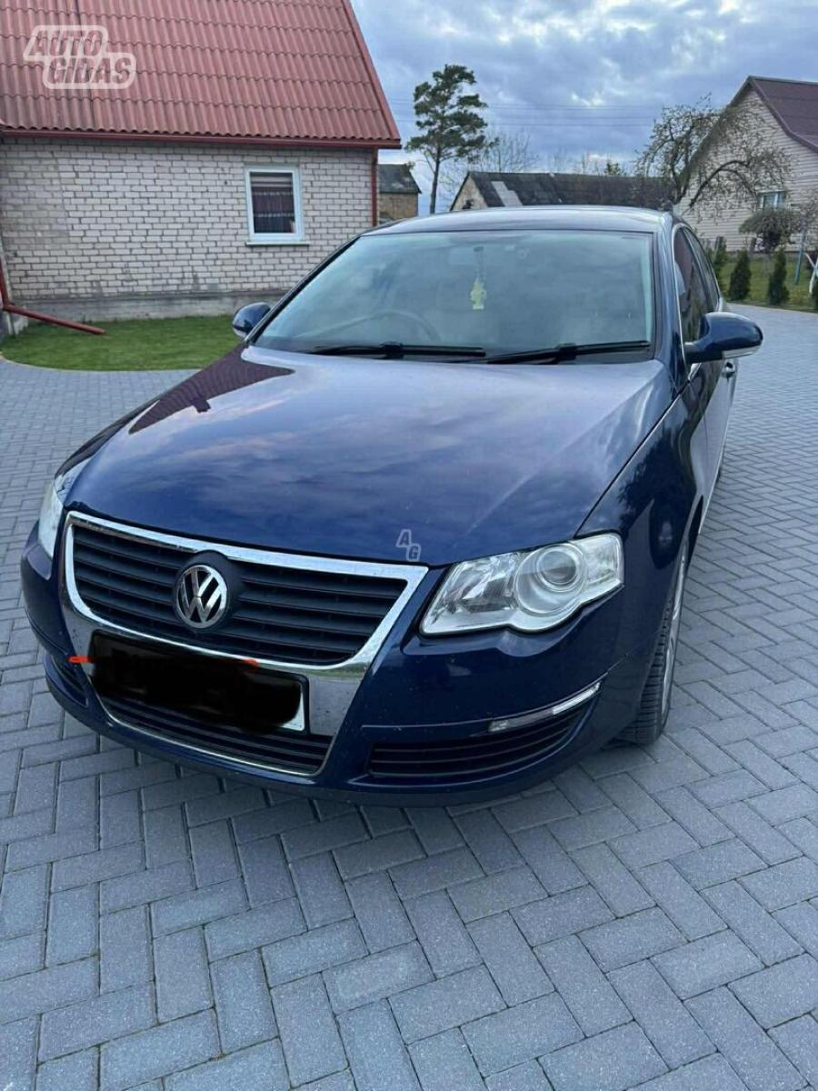 Blue Volkswagen Passat 2010 in Joniskis, with an engine capacity of 2.00 L and mileage of 27 thousand km for 999 €, photo 2 on AUTOMOTO.COM.LV