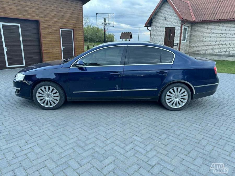 Blue Volkswagen Passat 2010 in Joniskis, with an engine capacity of 2.00 L and mileage of 27 thousand km for 999 €, photo 3 on AUTOMOTO.COM.LV