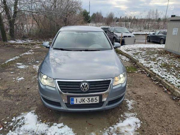 Blue Volkswagen Passat 2011 in Vilnius, with an engine capacity of 1.60 L and mileage of 280 thousand km for 2800 €, photo 9 on AUTOMOTO.COM.LV