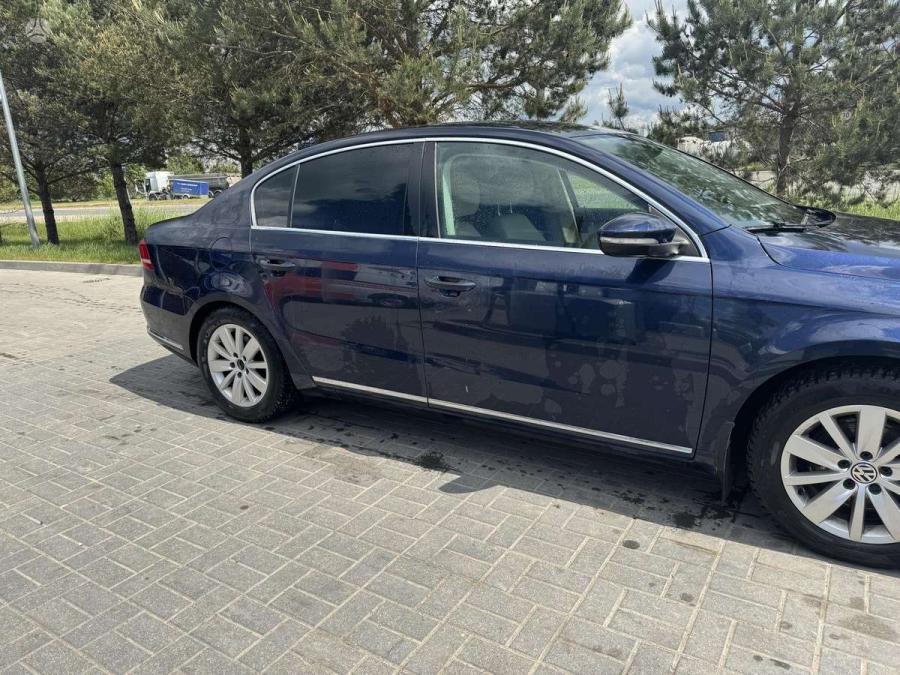 Blue Volkswagen Passat 2011 in Silale, with an engine capacity of 1.97 L and mileage of 360 thousand km for 3300 €, photo 11 on AUTOMOTO.COM.LV