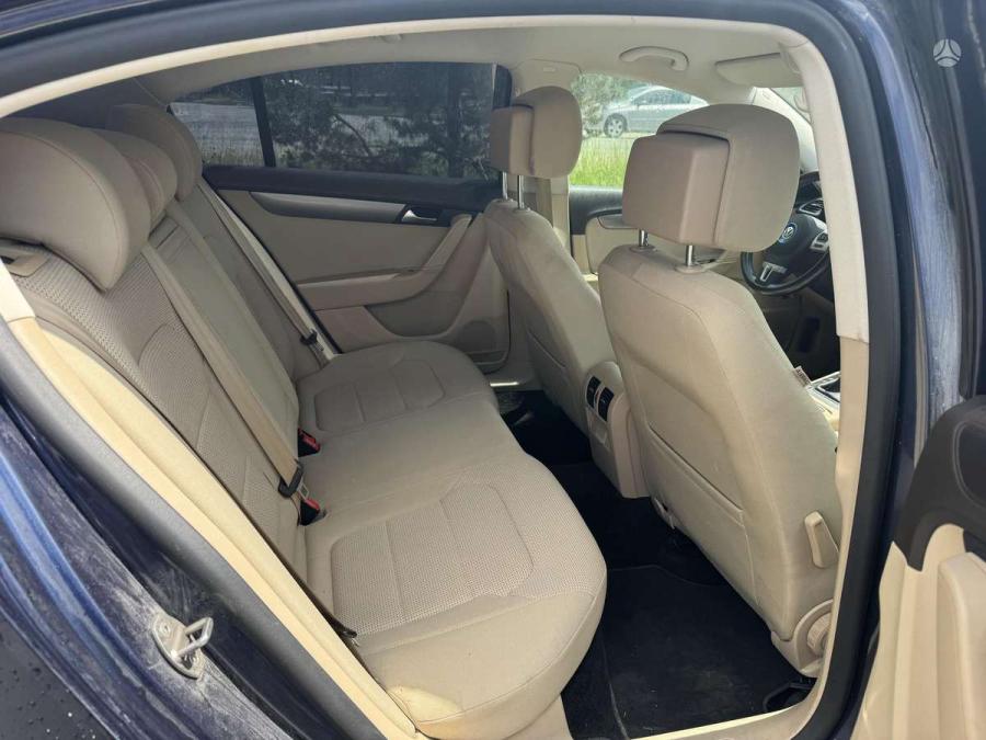 Blue Volkswagen Passat 2011 in Silale, with an engine capacity of 1.97 L and mileage of 360 thousand km for 3300 €, photo 13 on AUTOMOTO.COM.LV