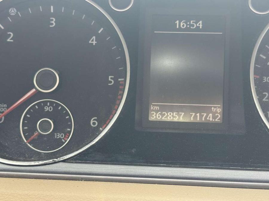 Blue Volkswagen Passat 2011 in Silale, with an engine capacity of 1.97 L and mileage of 360 thousand km for 3300 €, photo 17 on AUTOMOTO.COM.LV