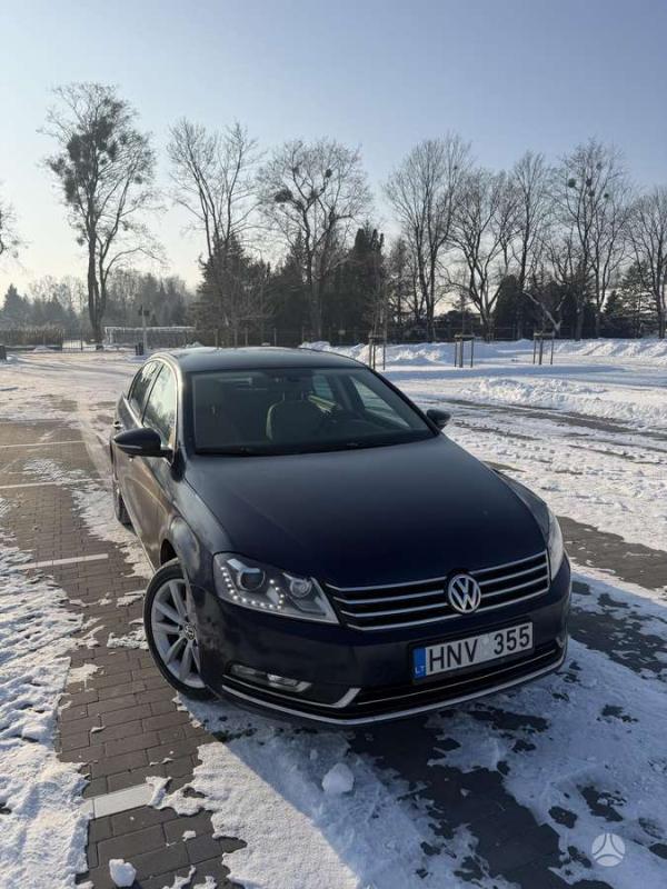 Zils Volkswagen Passat 2012 Kauņa, ar dzinēja tilpumu 1.97 L un nobraukumu 295 tūkst. km par 3300 €, foto 1 vietnē AUTOMOTO.COM.LV