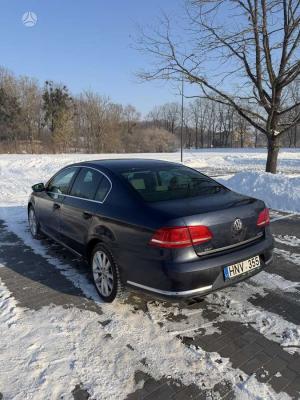 Zils Volkswagen Passat 2012 Kauņa, ar dzinēja tilpumu 1.97 L un nobraukumu 295 tūkst. km par 3450 €, foto 10 vietnē AUTOMOTO.COM.LV