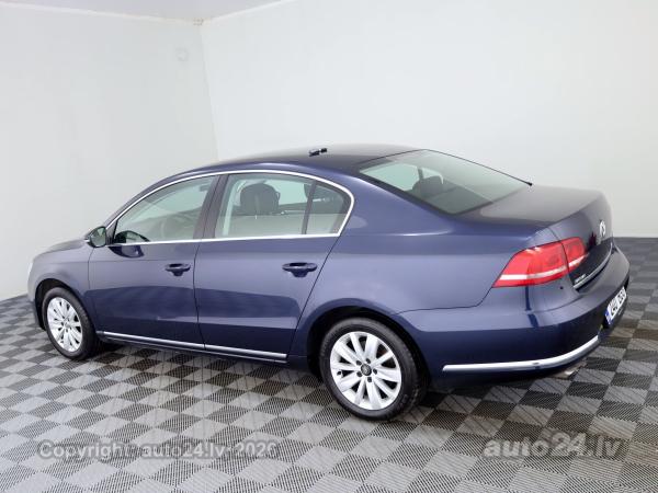 Zils Volkswagen Passat 2012 Tallina, ar dzinēja tilpumu 1.80 L un nobraukumu 223 tūkst. km par 3499 €, foto 4 vietnē AUTOMOTO.COM.LV