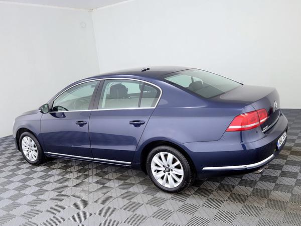 Blue Volkswagen Passat 2012 in Tallinn, with an engine capacity of 1.80 L and mileage of 223 thousand km for 3099 €, photo 4 on AUTOMOTO.COM.LV
