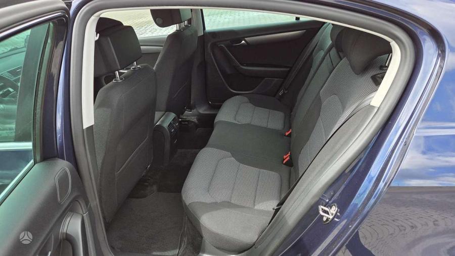 Zils Volkswagen Passat 2012 Marijampole, ar dzinēja tilpumu 1.97 L un nobraukumu 282 tūkst. km par 5200 €, foto 16 vietnē AUTOMOTO.COM.LV