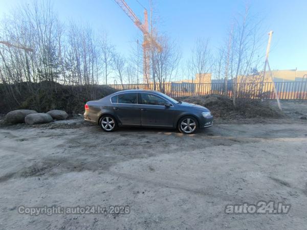 Zils Volkswagen Passat 2013 Tallina, ar dzinēja tilpumu 1.40 L un nobraukumu 164 tūkst. km par 7600 €, foto 3 vietnē AUTOMOTO.COM.LV