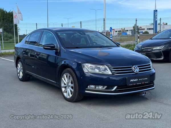 Blue Volkswagen Passat 2013 in Tallinn, with an engine capacity of 1.40 L and mileage of 228 thousand km for 5490 €, photo 3 on AUTOMOTO.COM.LV