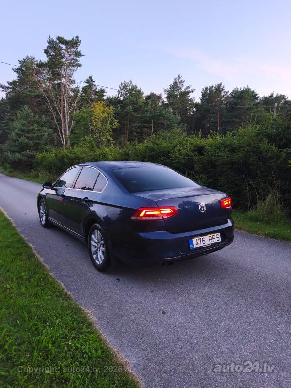 Blue Volkswagen Passat 2015 in Tallinn, with an engine capacity of 1.80 L and mileage of 177 thousand km for 9900 €, photo 4 on AUTOMOTO.COM.LV